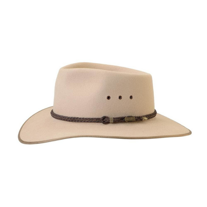 Fur Felt – Hats By The Hundred